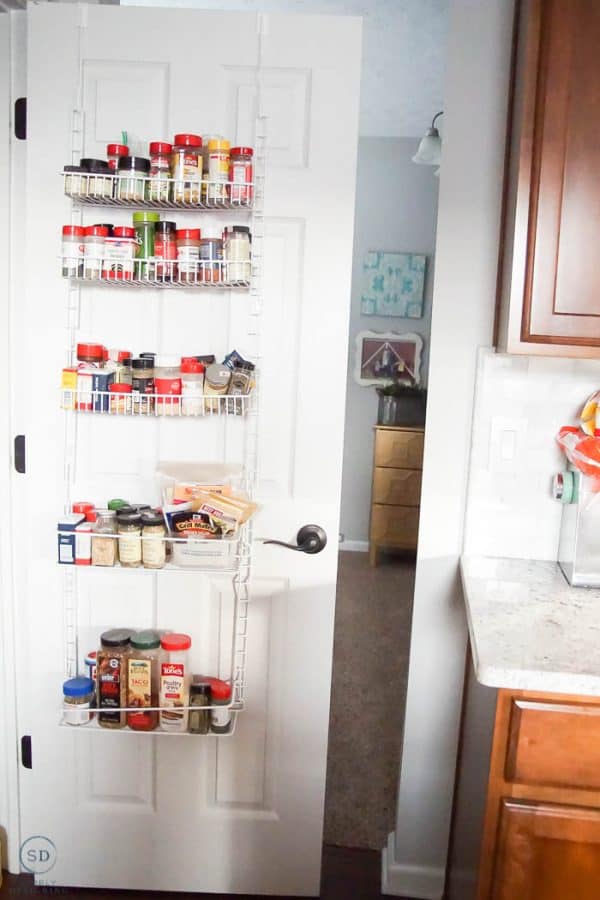 How to Build a DIY Spice Rack that can Hang on your Pantry Door