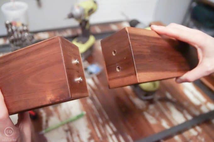 How to Build a DIY Spice Rack that can Hang on your Pantry Door