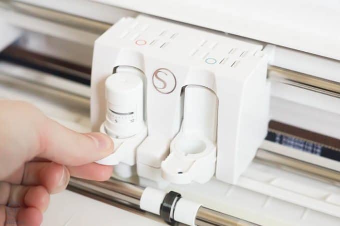 How to Set Up a Silhouette CAMEO 3 | Simply Designing with Ashley